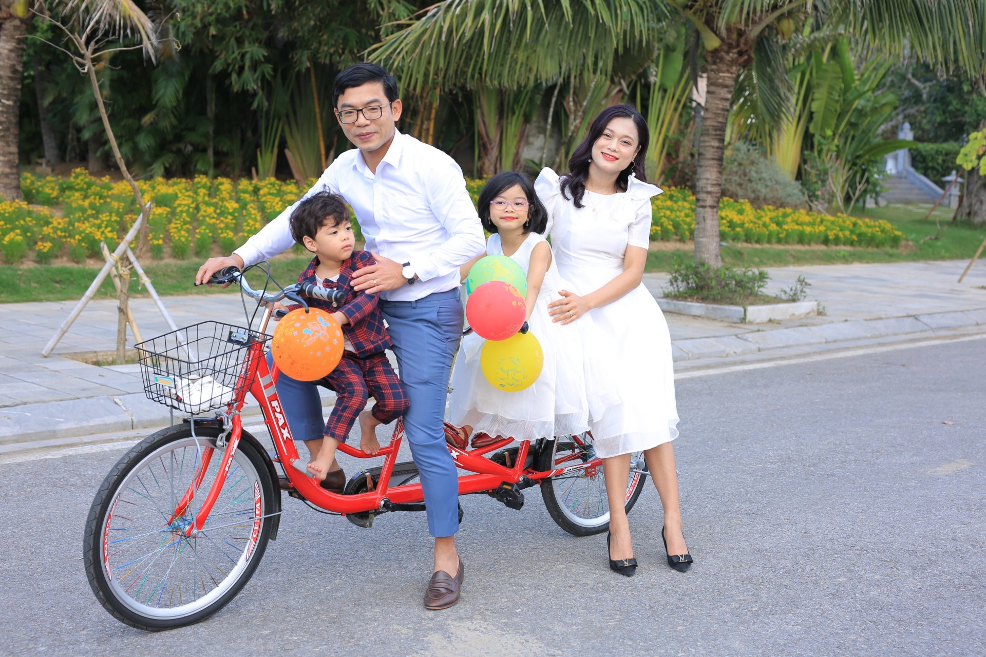 Xe đạp đôi cho Mẹ và Bé phương tiện gắn kết yêu thương. - PAX Bikes